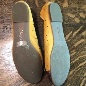 Clarks | Shoes | Clarks Womens Mustard Yellow Tortoise Shoes 75 | Poshmark